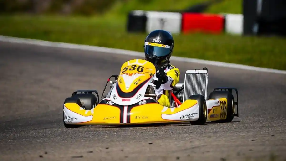 Altaf Ridwan Buktikan Talenta Indonesia di FIA Karting Academy Trophy ...