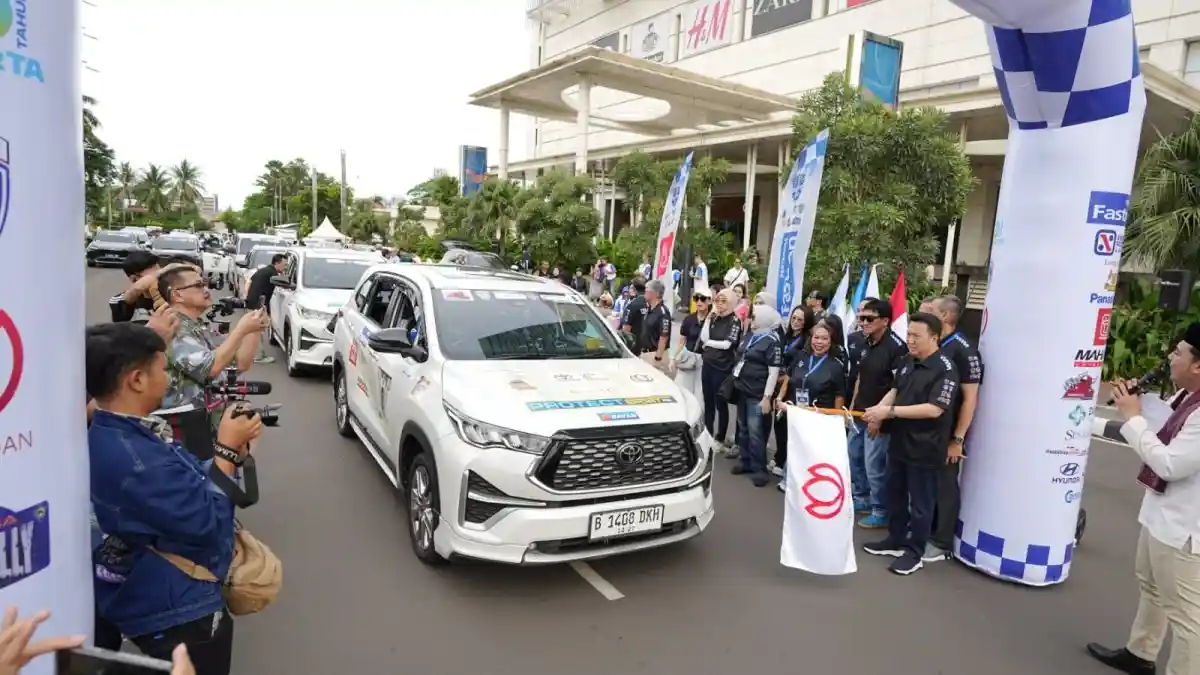 Toyota bZ4X dan Zenix HEV Bawa Protect SSRT Berprestasi di City Rally Jakarta 2025