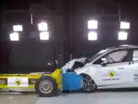 VIDEO: Crash Test BMW Seri-2 Active Tourer (Euro NCAP)