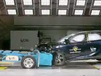VIDEO: Crash Test Lexus RX (Euro NCAP)