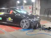 VIDEO: Crash Test Mercedes-EQ EQE (Euro NCAP)