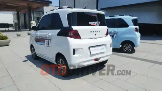 Seharian Kencan Seres E1. Seberapa Menarik Mobil Ini?