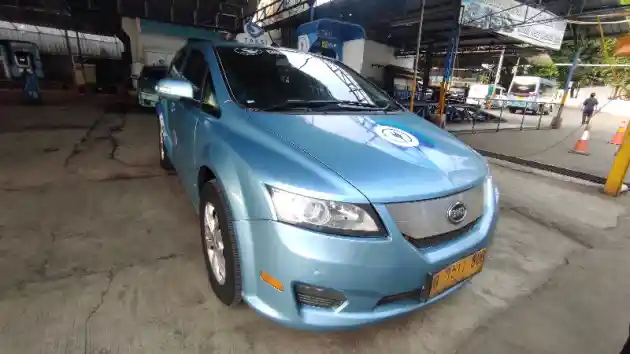 Bluebird Jual 25 Mobil Listrik BYD E6