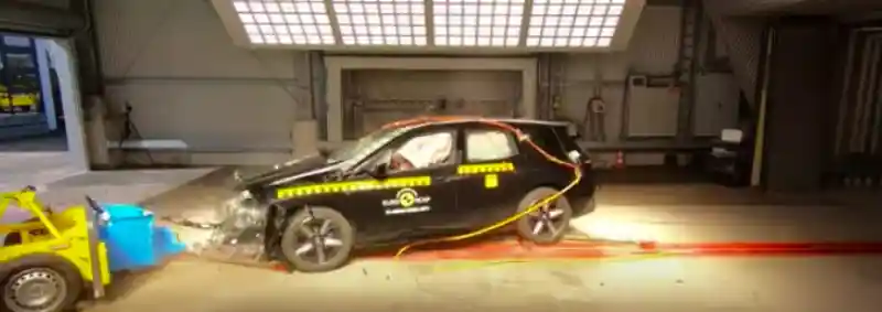 VIDEO: Crash Test BMW iX (Euro NCAP)