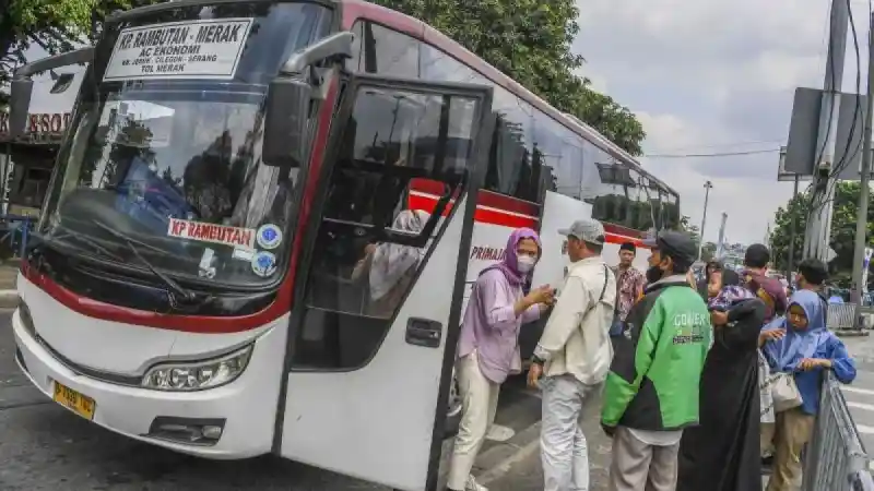 Volume Penumpang Arus Balik Makin Tinggi