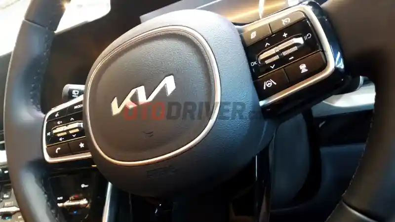 GALERI : KIA Carnival 2021 (18 foto)