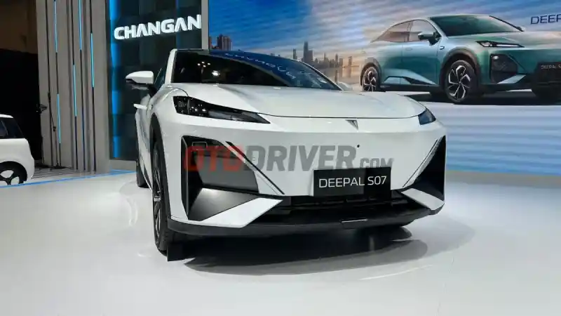 GALERI: Changan Deepal SO7 (19 FOTO)