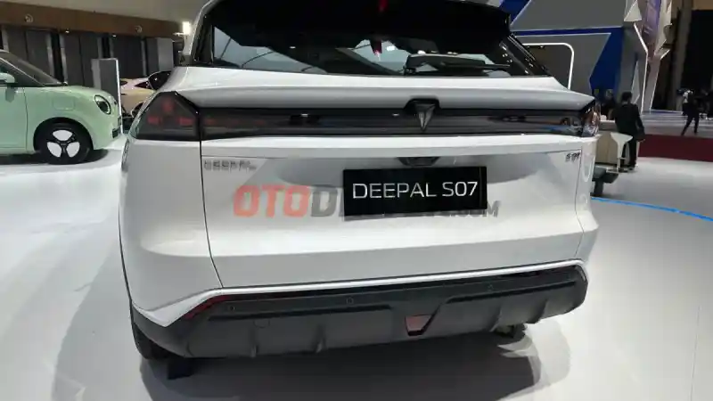 GALERI: Changan Deepal SO7 (19 FOTO)