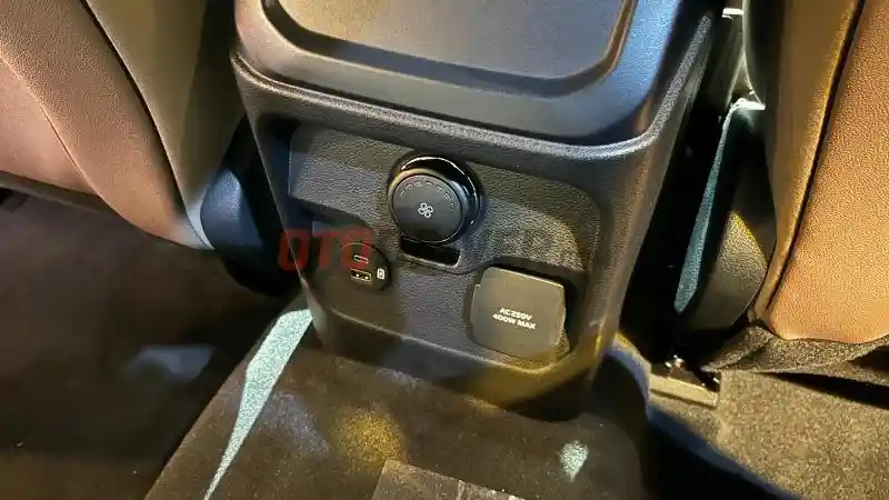 GALERI: Ford Everest Generasi Terbaru (24 FOTO)