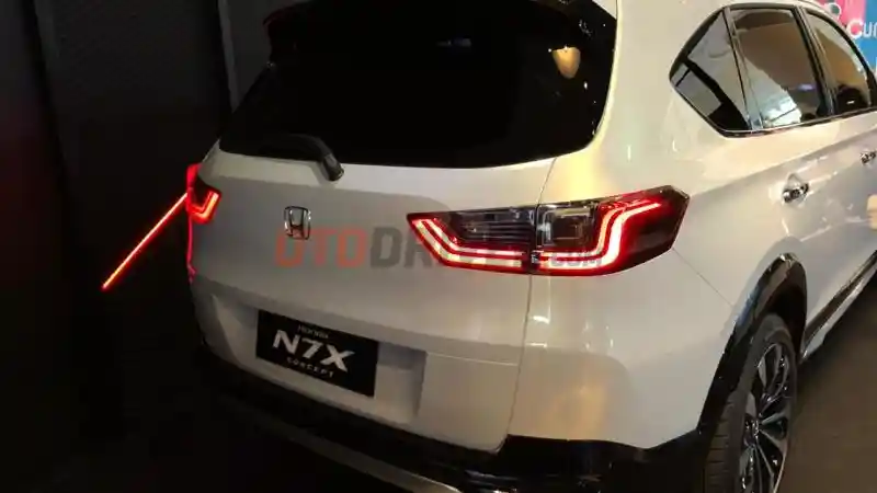 Jumpa Pertama Dengan Honda N7X Concept (8 FOTO)