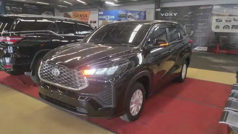 Melihat Lebih Dekat Kijang Innova Zenix Tipe Terendah (20 FOTO)