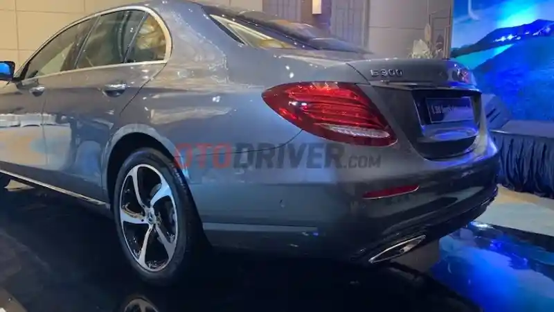 2 Varian Baru Mercedes-Benz E-Class Meluncur, Mulai RP 1 M (11 Foto)