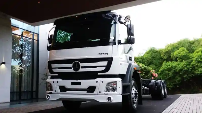 Truk-Bus Mercedes-Benz: Perkuat Pasar Sumatera