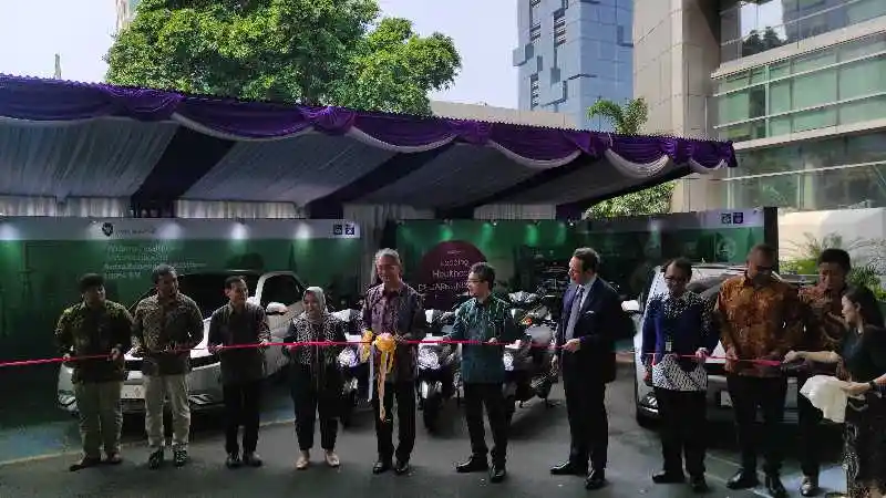 Perusahaan Vaksin Covid-19 AstraZeneca, Gunakan 350 Mobil Listrik Tekan ...
