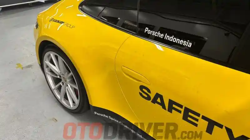 GALERI: Porsche 911 Carrera S Safety Car PSCI (25 FOTO)
