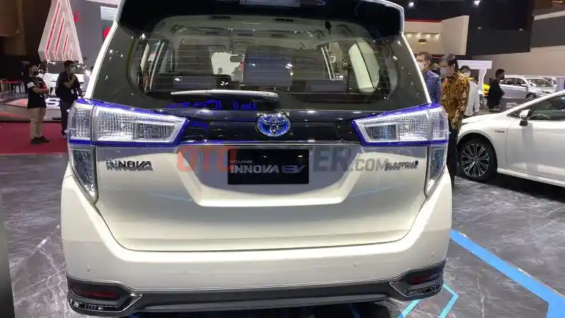 Toyota Kijang Innova EV Concept Resmi Melantai Di IIMS 2022 (8 FOTO)