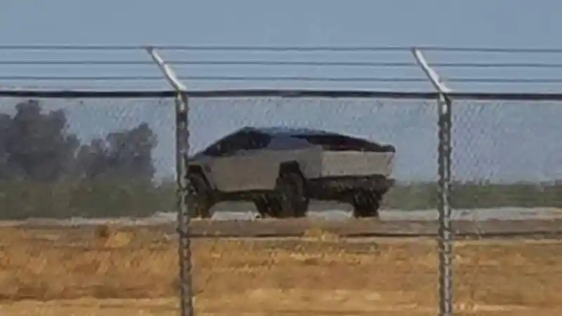 Merasa Di‘PHP’ Calon Pembeli Tesla Cybertruck Mulai Berguguran